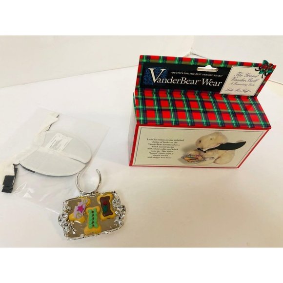 Muffy, NABCO | Accents | Muffy Bear Vanderhare Bare Wear With Serving ...